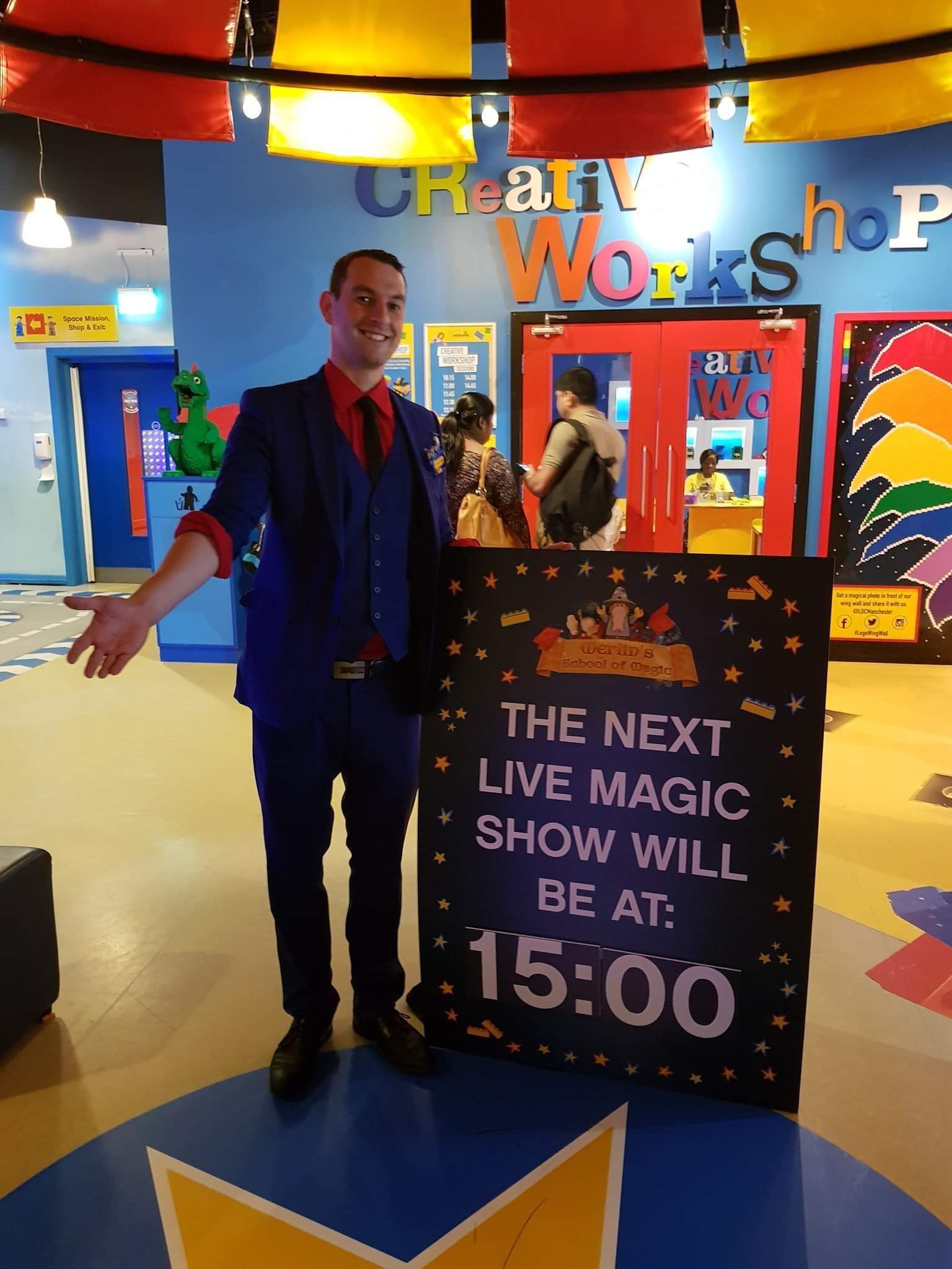 Chris Stewart Close up Magician - For Weddings, Parties & Events